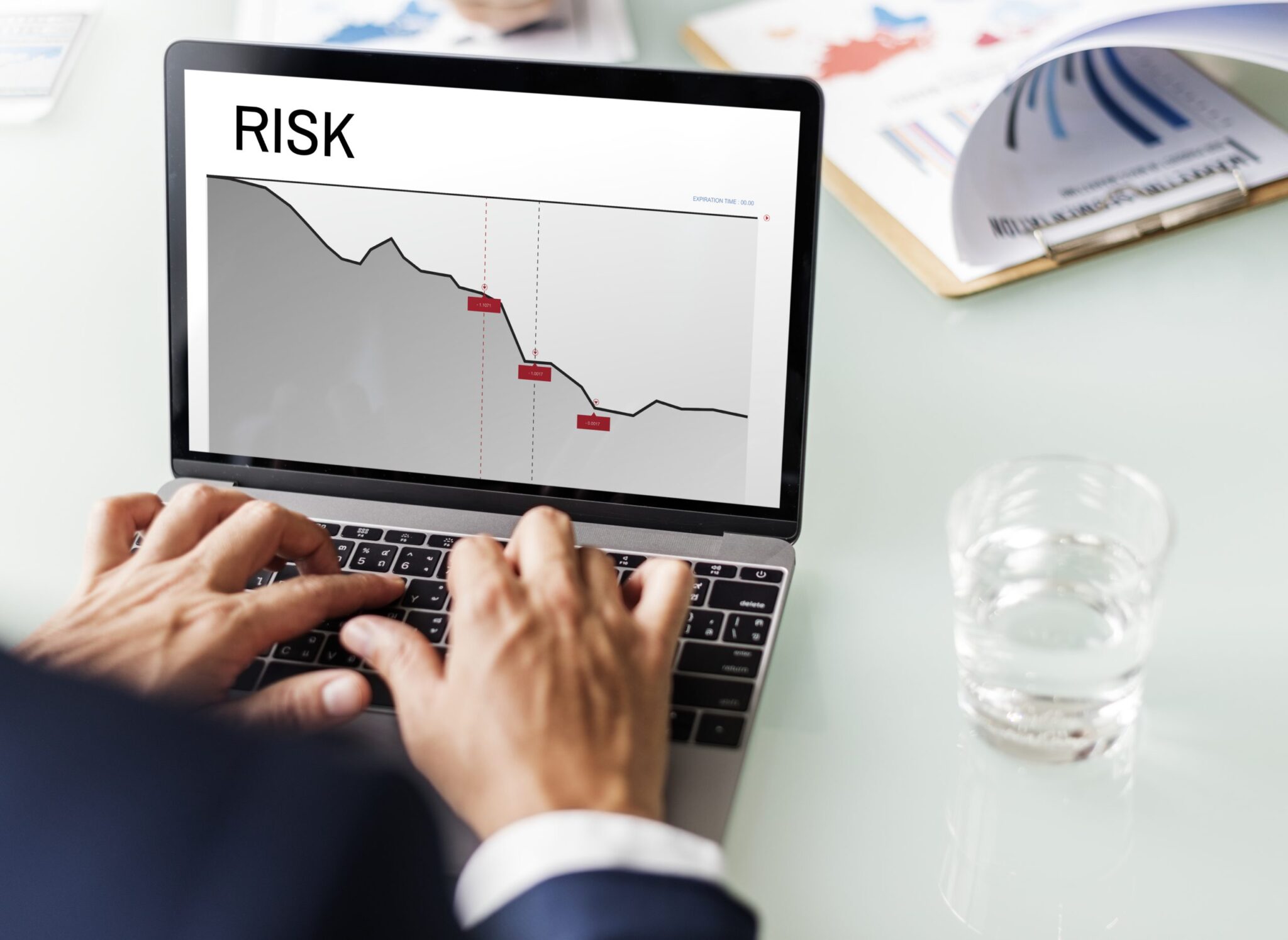 Resiko Investasi Saham yang Harus Dipahami | HSB Investasi