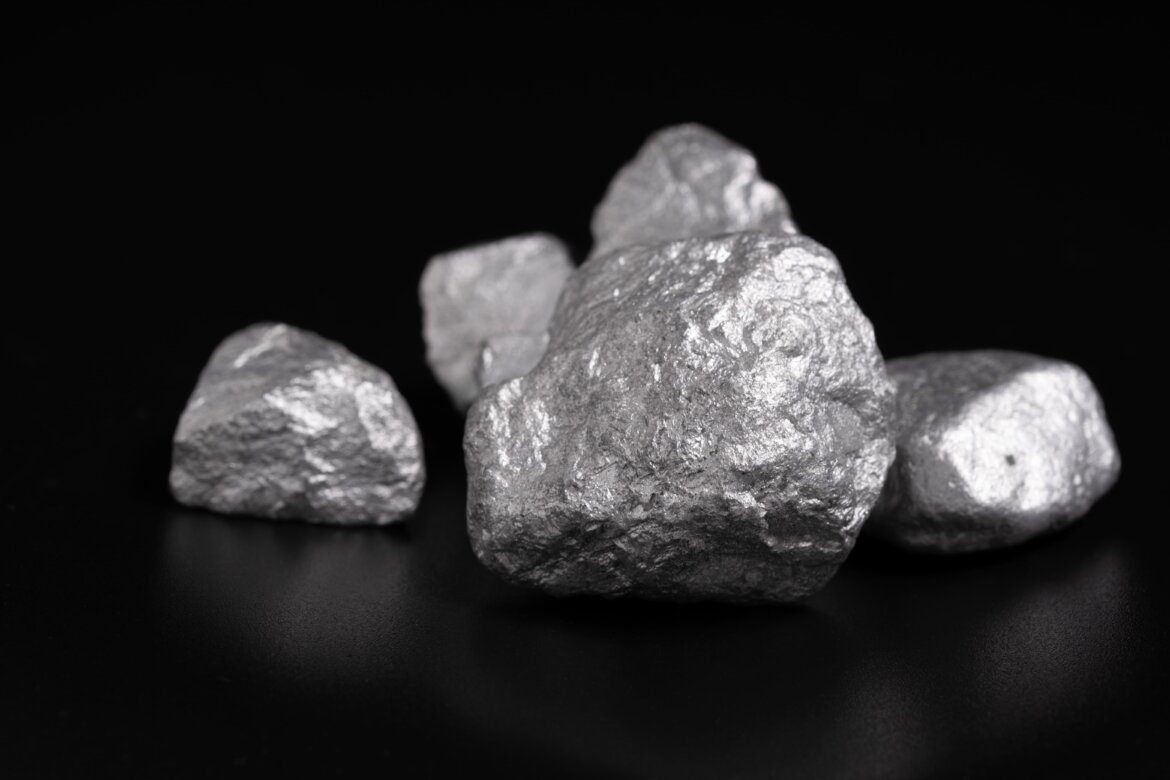 Mengenal Logam Mulia Perak | HSB Investasi