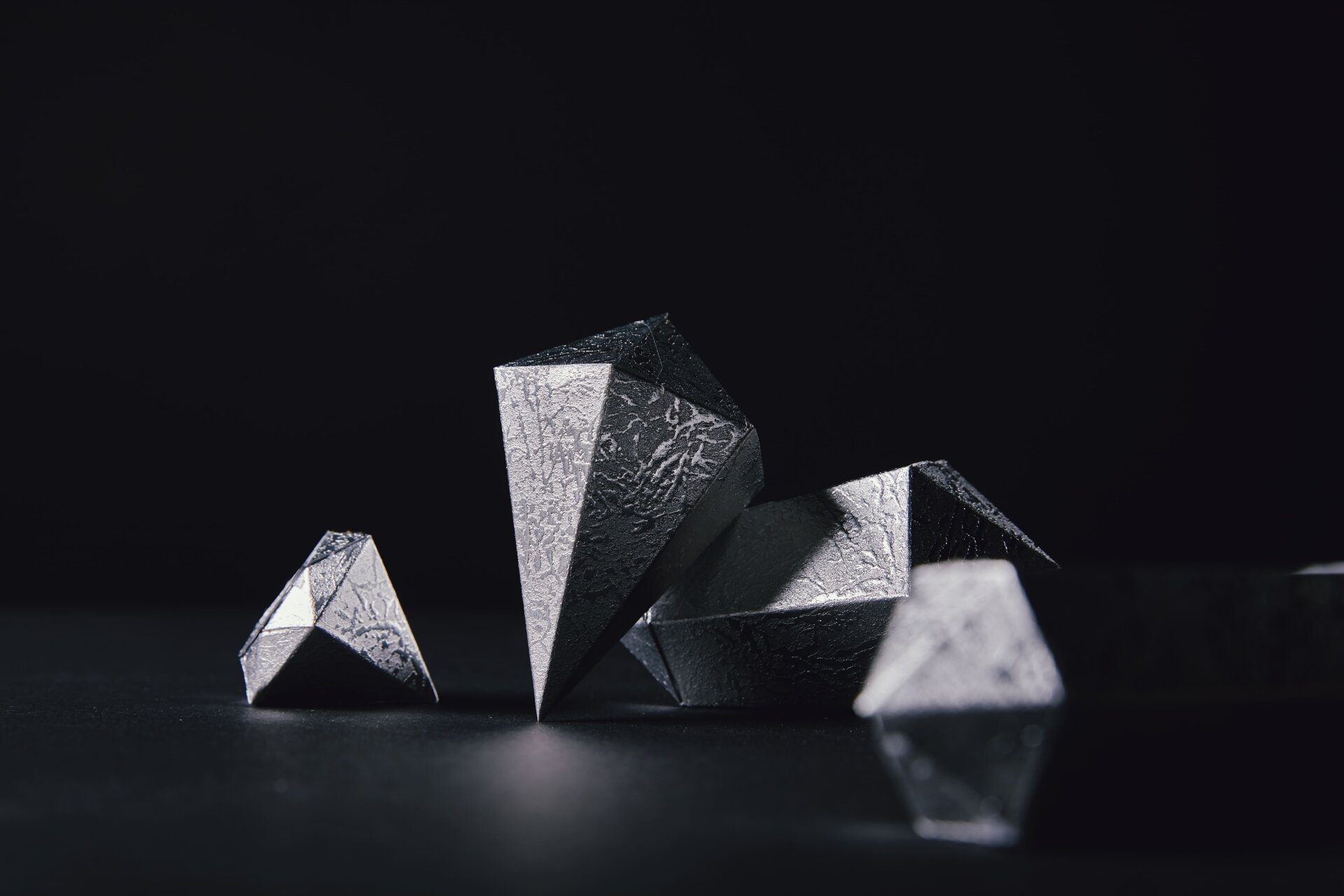 Mengenal Logam Mulia Perak | HSB Investasi