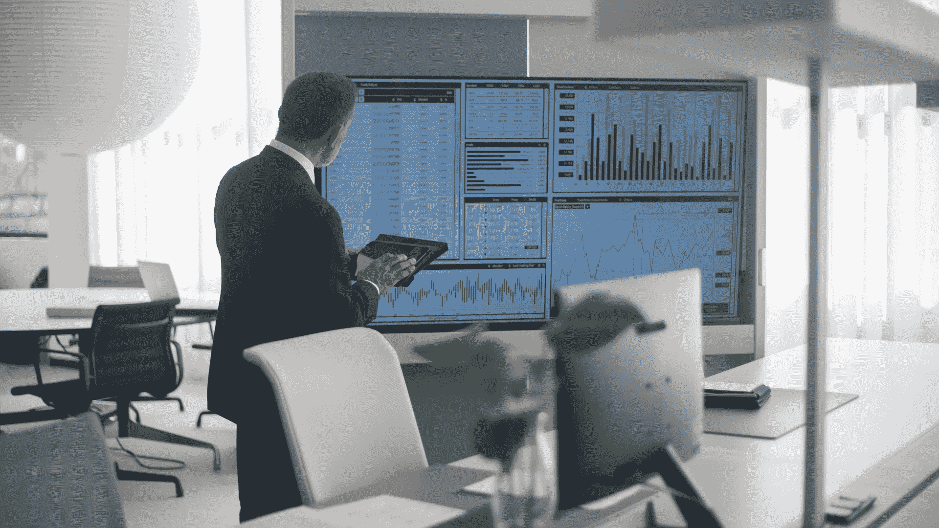 Manfaatkan Momentum Retail Sales! | HSB Investasi